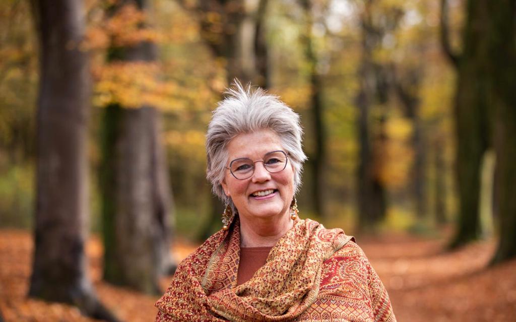 Anne schrijft gedichten: 'Woorden hebben scheppingskracht' - indebuurt Ede