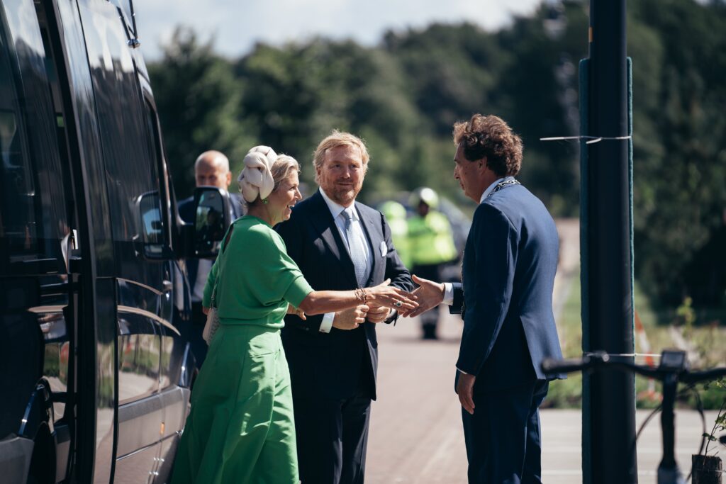 Koning Willem-Alexander en koningin Máxima waren in Ede en zo zag dat ...