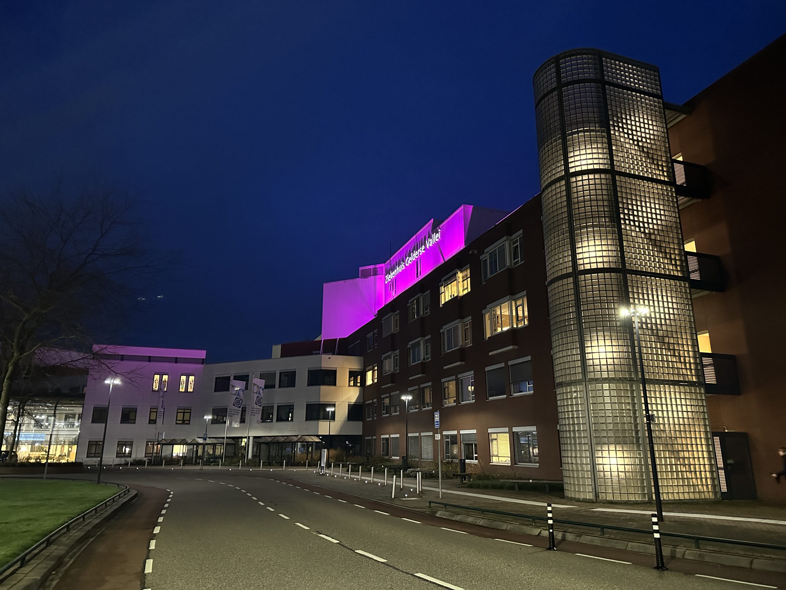 Speciale verlichting: hierom kleurt Ziekenhuis Gelderse Vallei vandaag ...