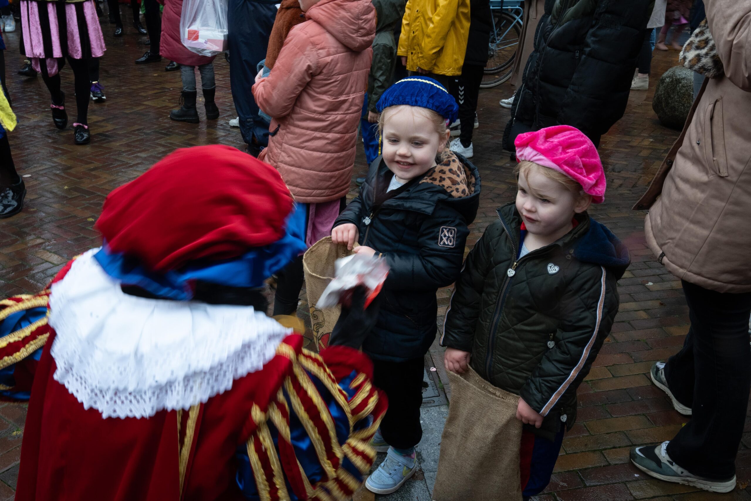 Hij komt, hij komt! In deze Edese wijken komen Sint en zijn pieten langs