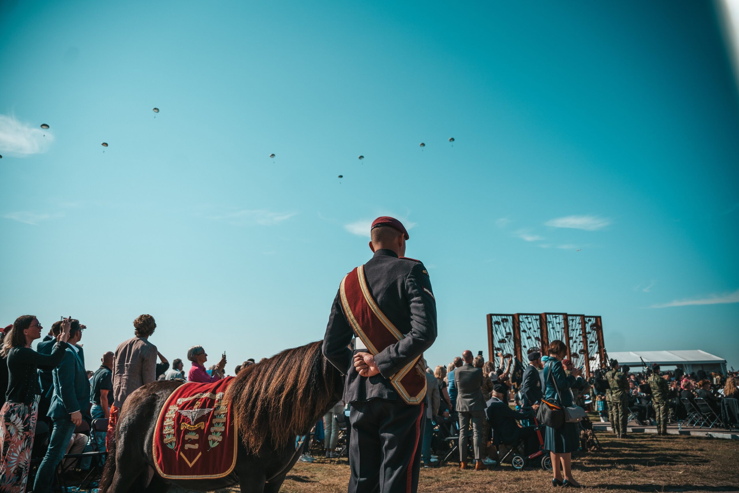 Airborne luchtlandingen en herdenking 2024: zo zag het eruit [FOTO'S]