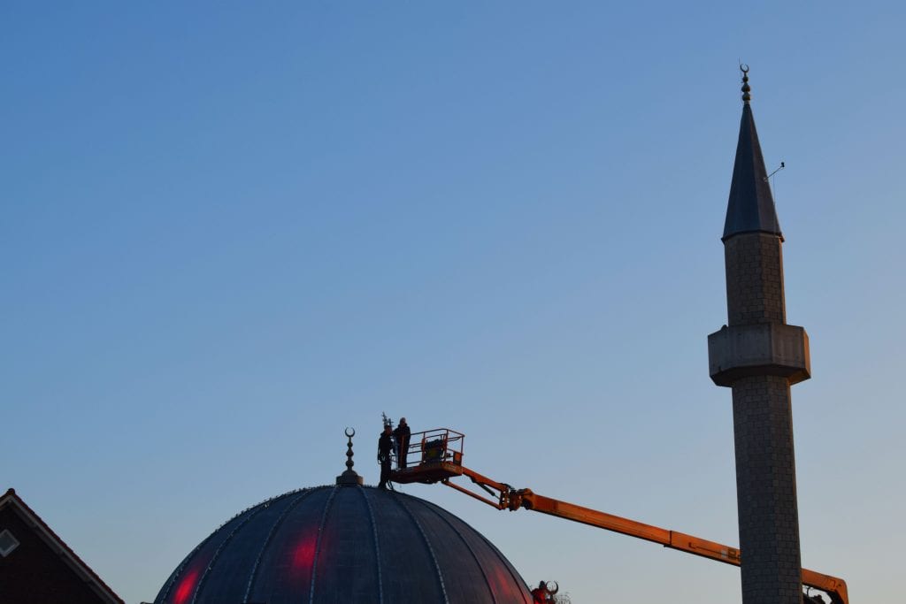 Goeiemorgen, wie staat er op het dak van de moskee? - indebuurt Eindhoven