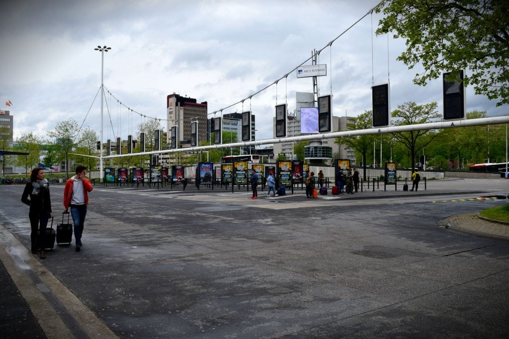 Staking! Het is stil op het busstation - indebuurt Eindhoven