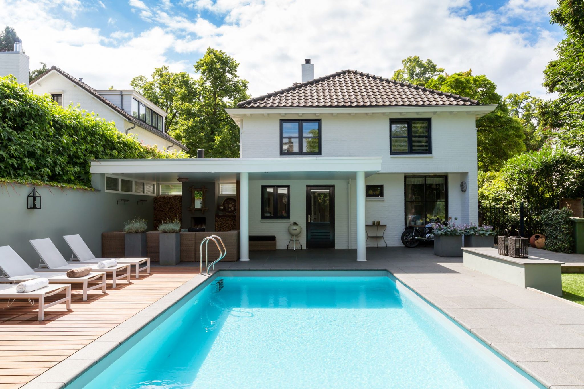12 x Eindhovense zomerse villa's met zwembad die nu te koop staan ...