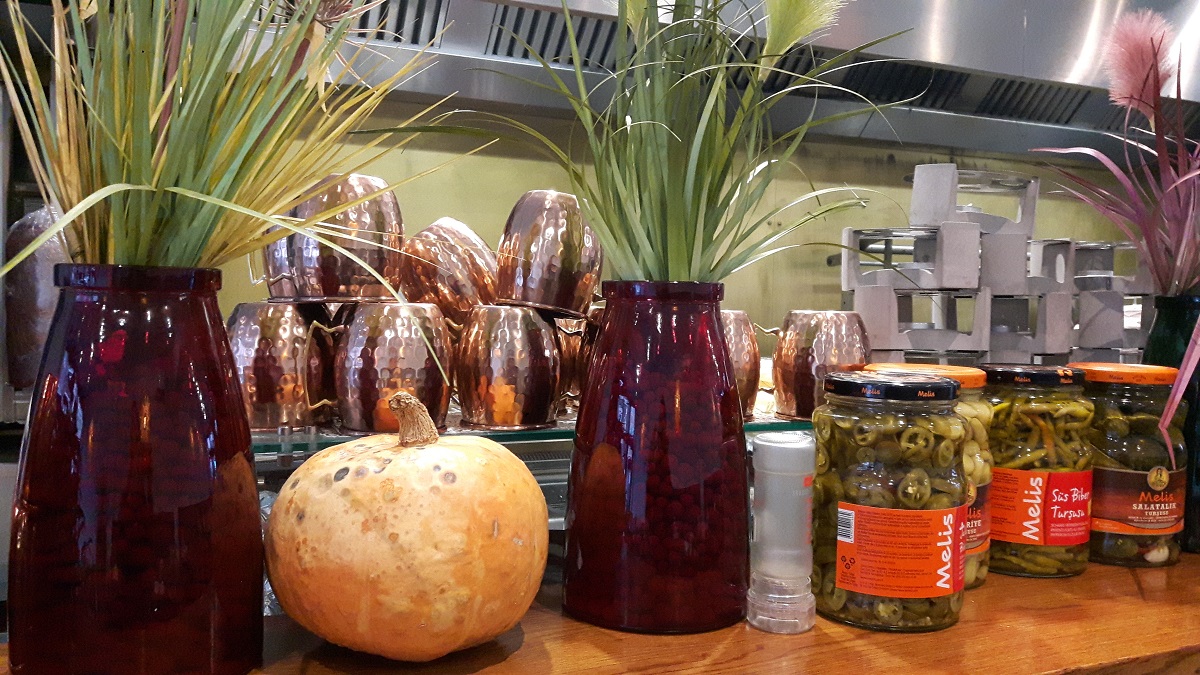 Echt waar: bij restaurant Cizz Bizz serveren ze döner van Black Angus ...