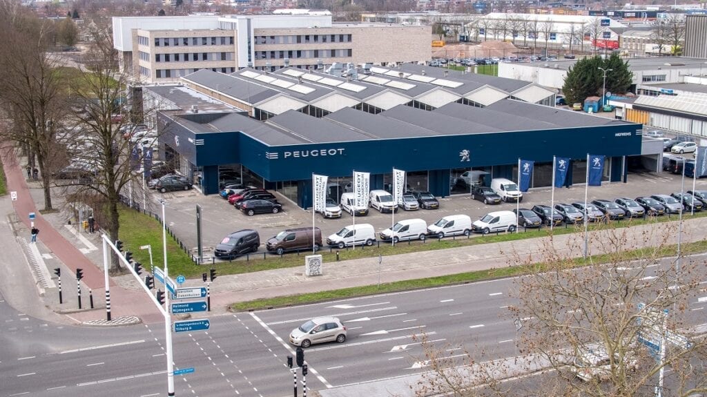 Peugeot Nefkens is verbouwd. Kom maar kijken! - indebuurt Eindhoven