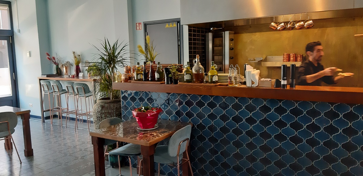 Ismail is de nieuwe chefkok bij Cizz Bizz: nu is alles hier nóg lekkerder