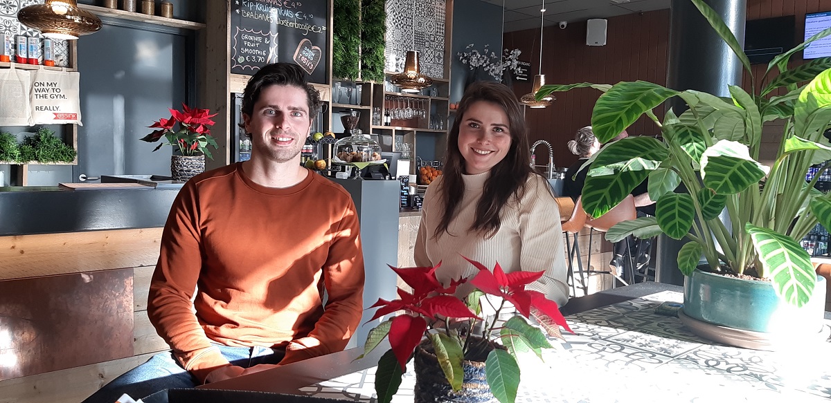 Kim en haar broer Rens runnen Essink Sport 'Mensen komen hier niet om ...