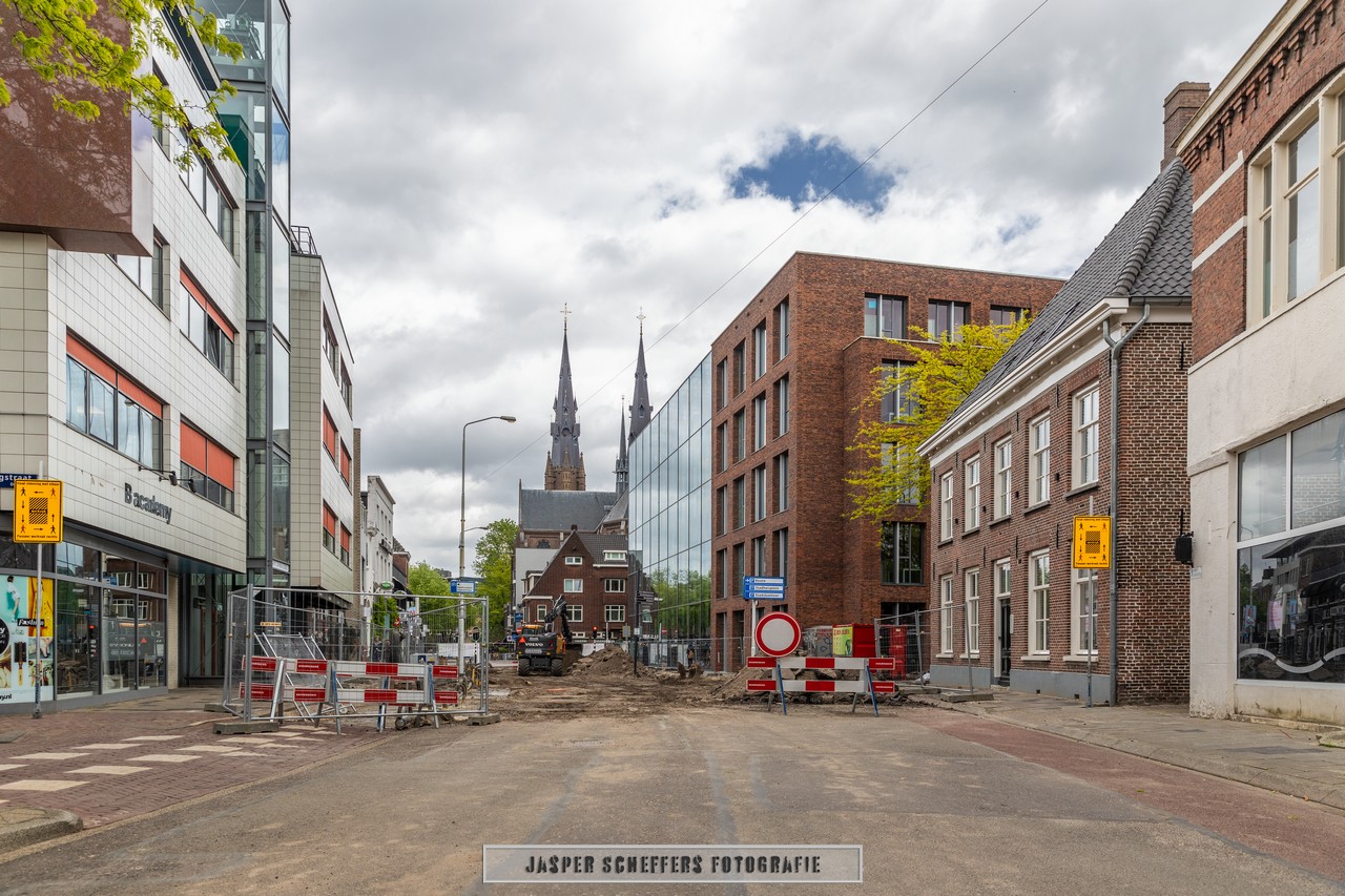 Foto's: archeologen stuiten op middeleeuwse vesting onder de Grote Berg