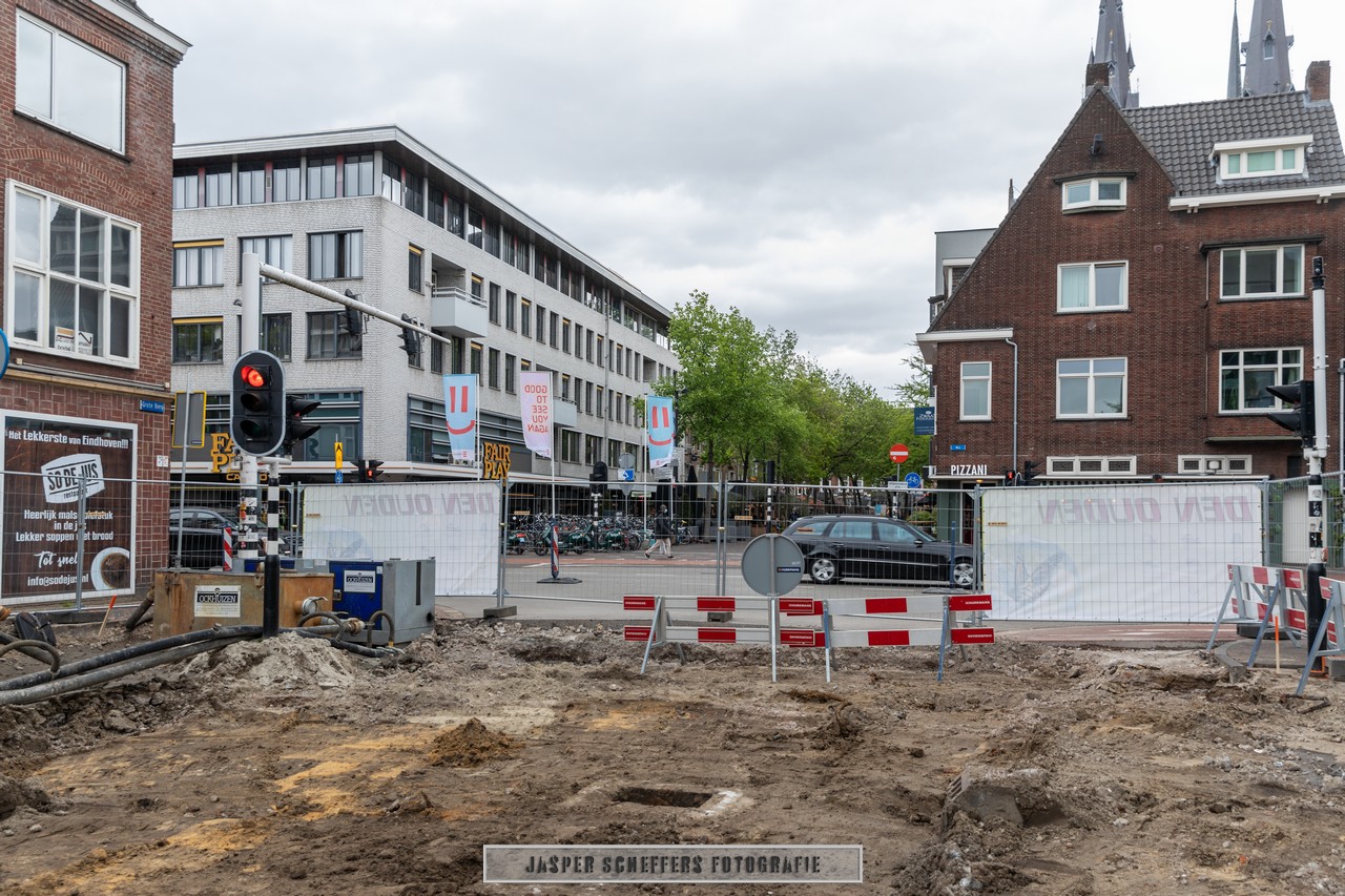 Foto's: archeologen stuiten op middeleeuwse vesting onder de Grote Berg