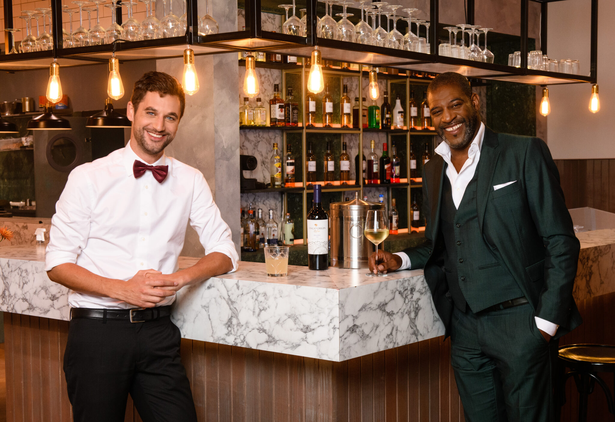 Hier in Eindhoven ga je op de foto met Sergio en Victor van First Dates ...