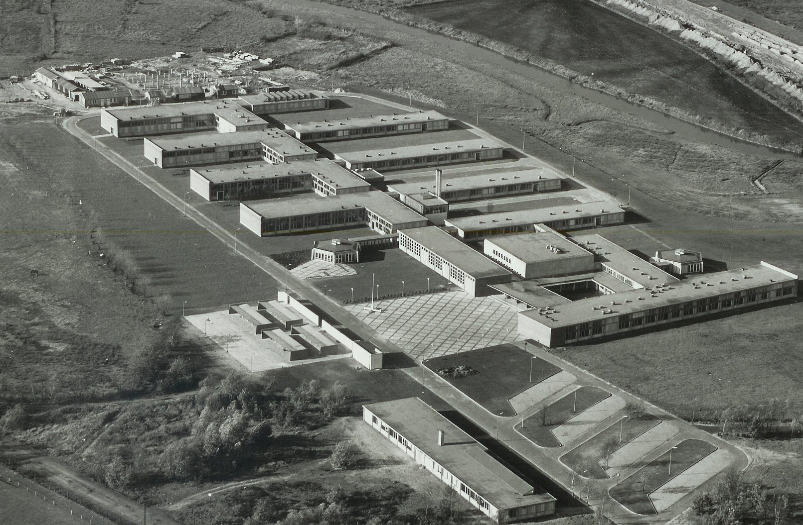 7 x dit is het verdwenen oudste gebouw van de TU/e