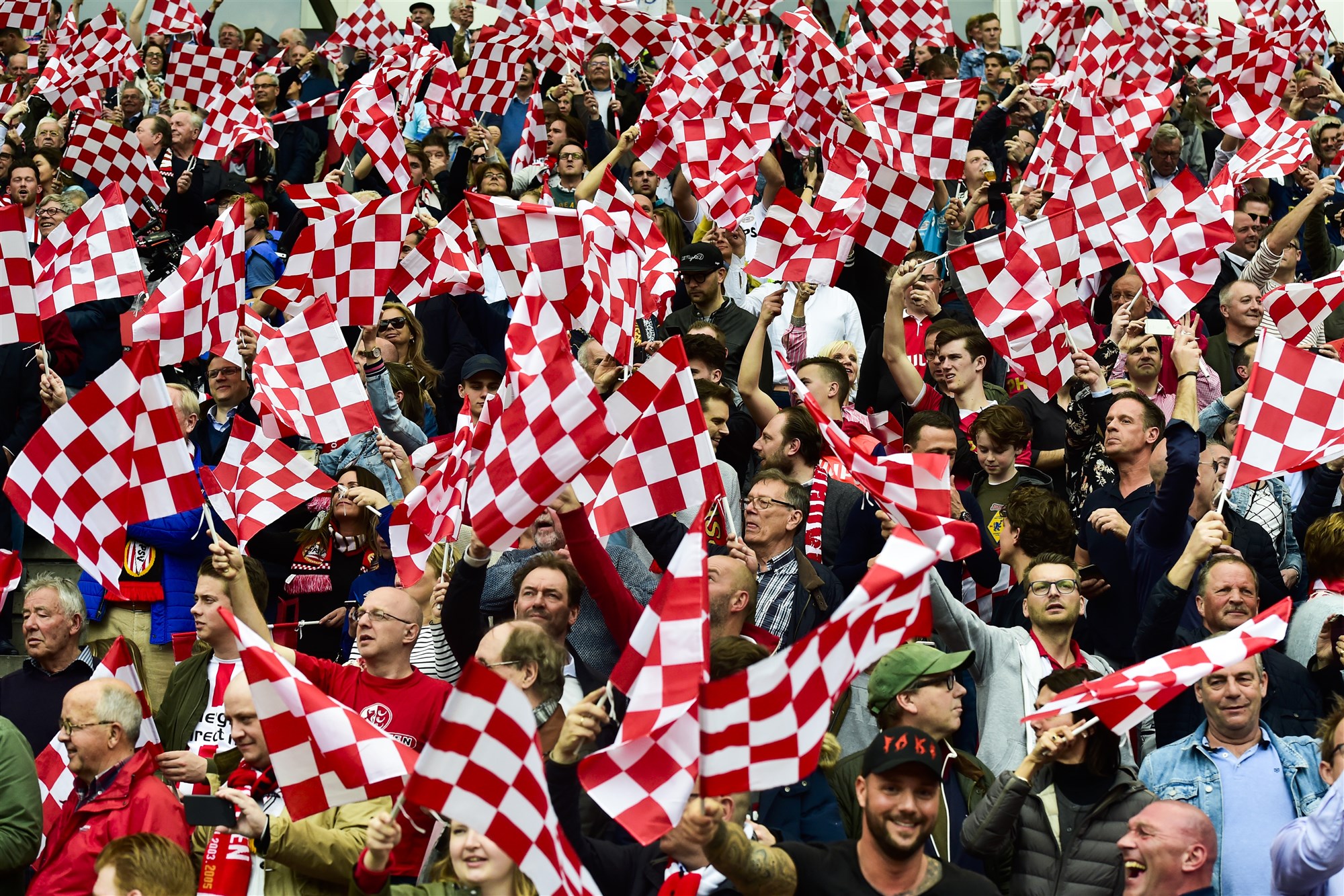 Daarom hebben de Eindhovense stadsvlag en onze provincievlag deze ...