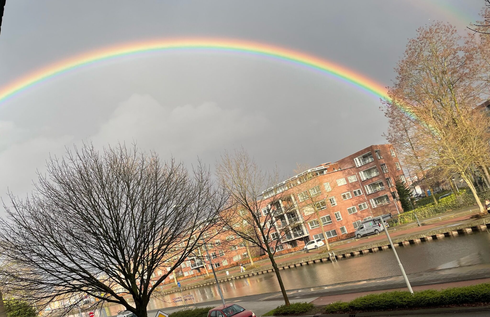 Pot met goud: jullie foto's van de regenboog in Eindhoven