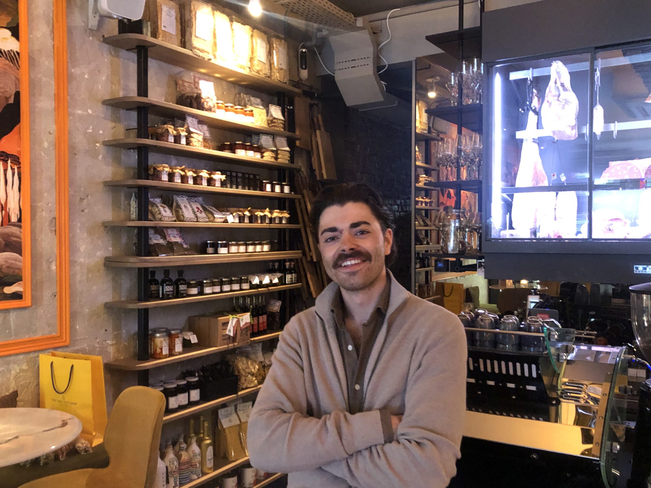 Mike opende wijnbar La Casera: 'Voor mij begint het bij de kaas'