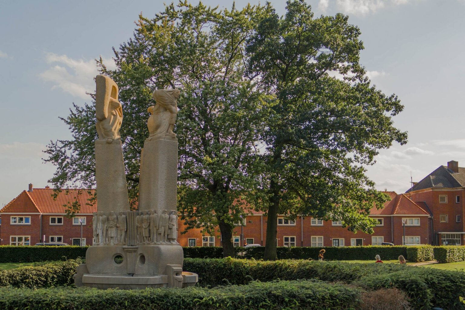 Deze fontein aan de Frederiklaan heet Panta Rhei: dit betekent het