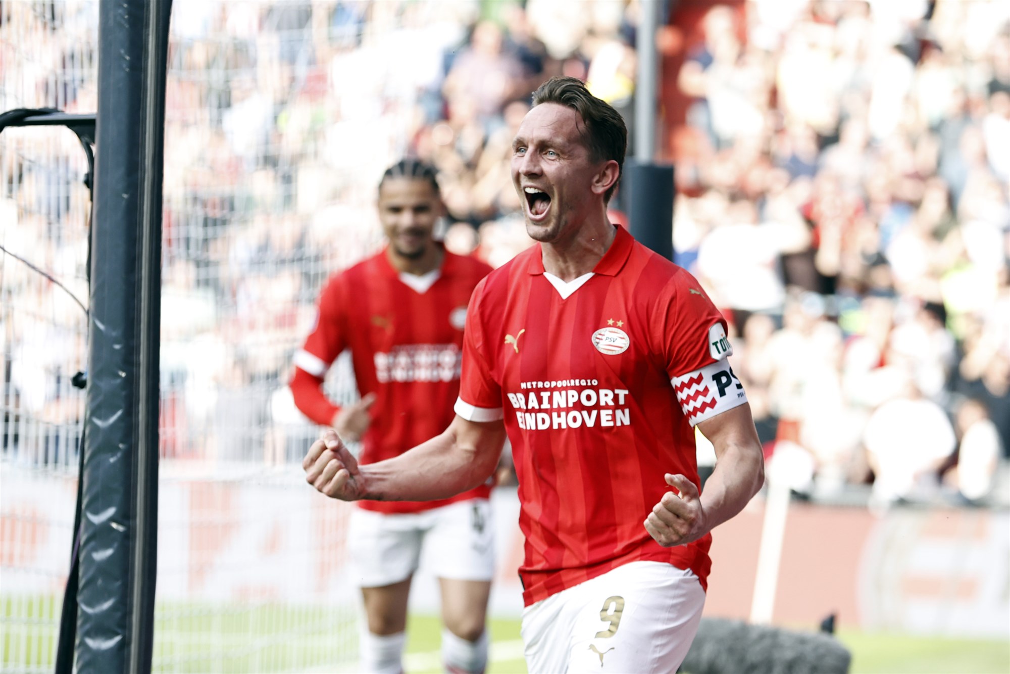 Hier in Eindhoven kun je PSV-Sparta live zien op een groot scherm