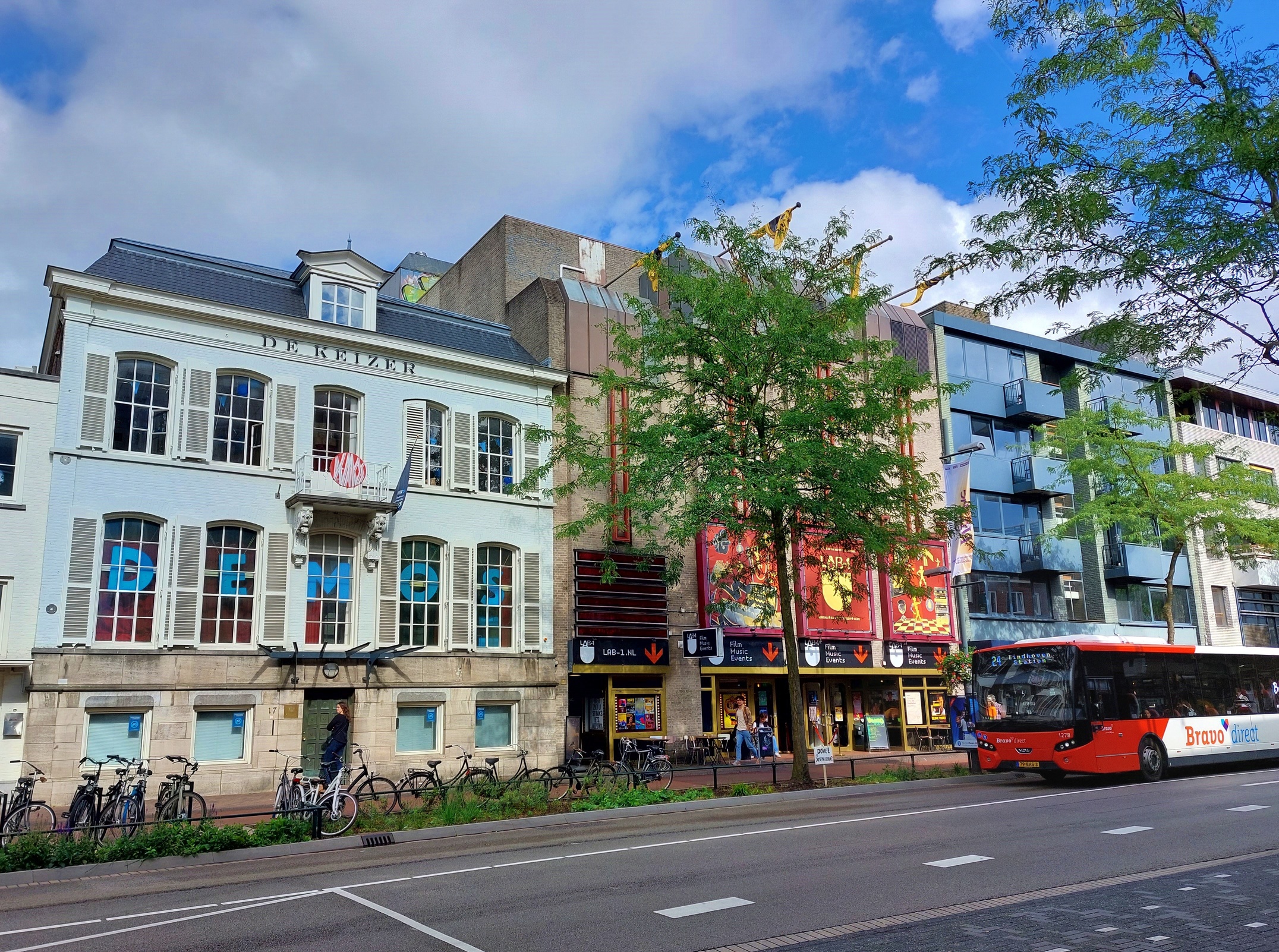 Opgepakte mannen van woonwagenkamp uit tv-serie ‘Bij ons op het kamp ...