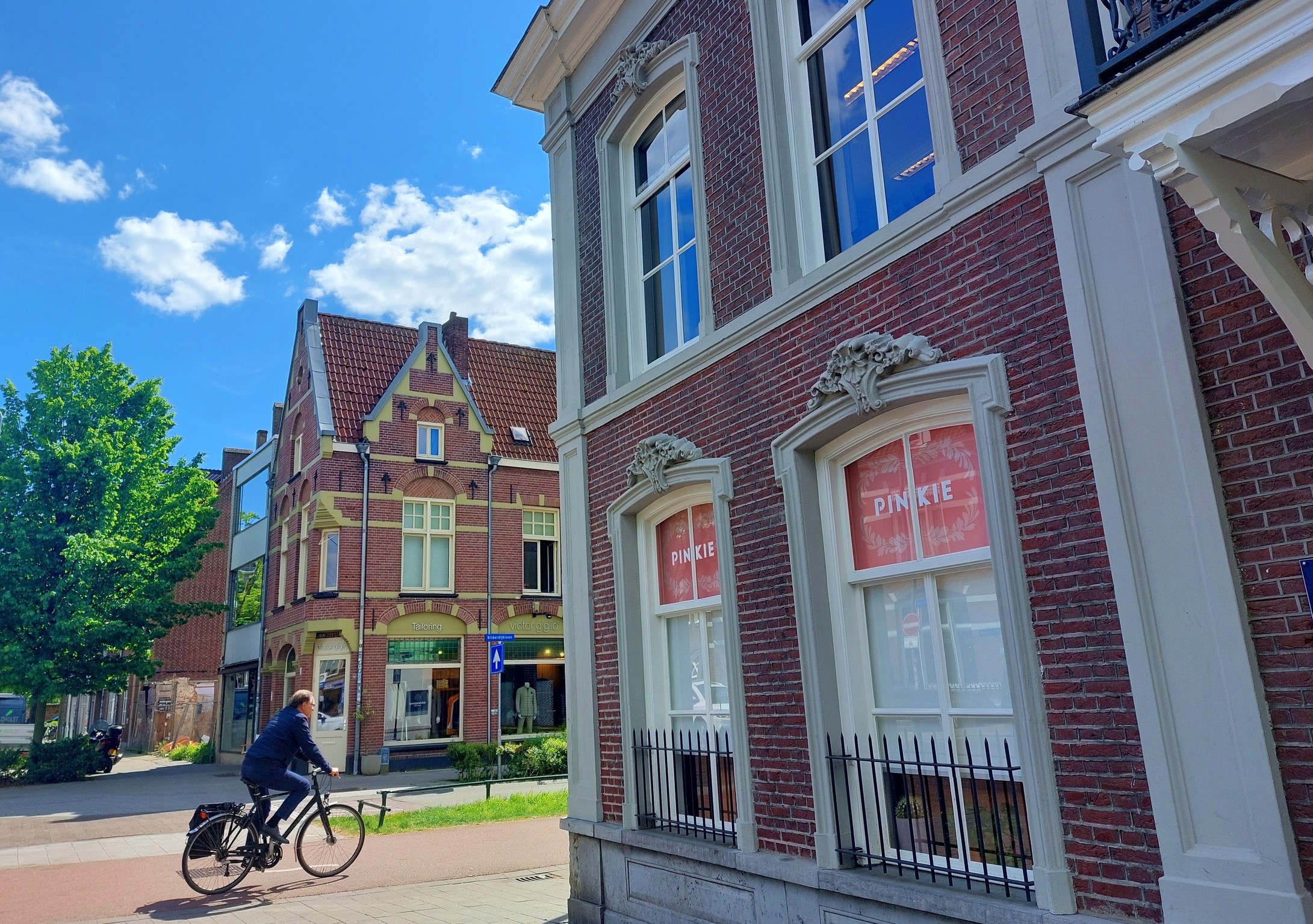 Geen high tea meer: dit is waarom knalroze patisserie Pinkie in ...