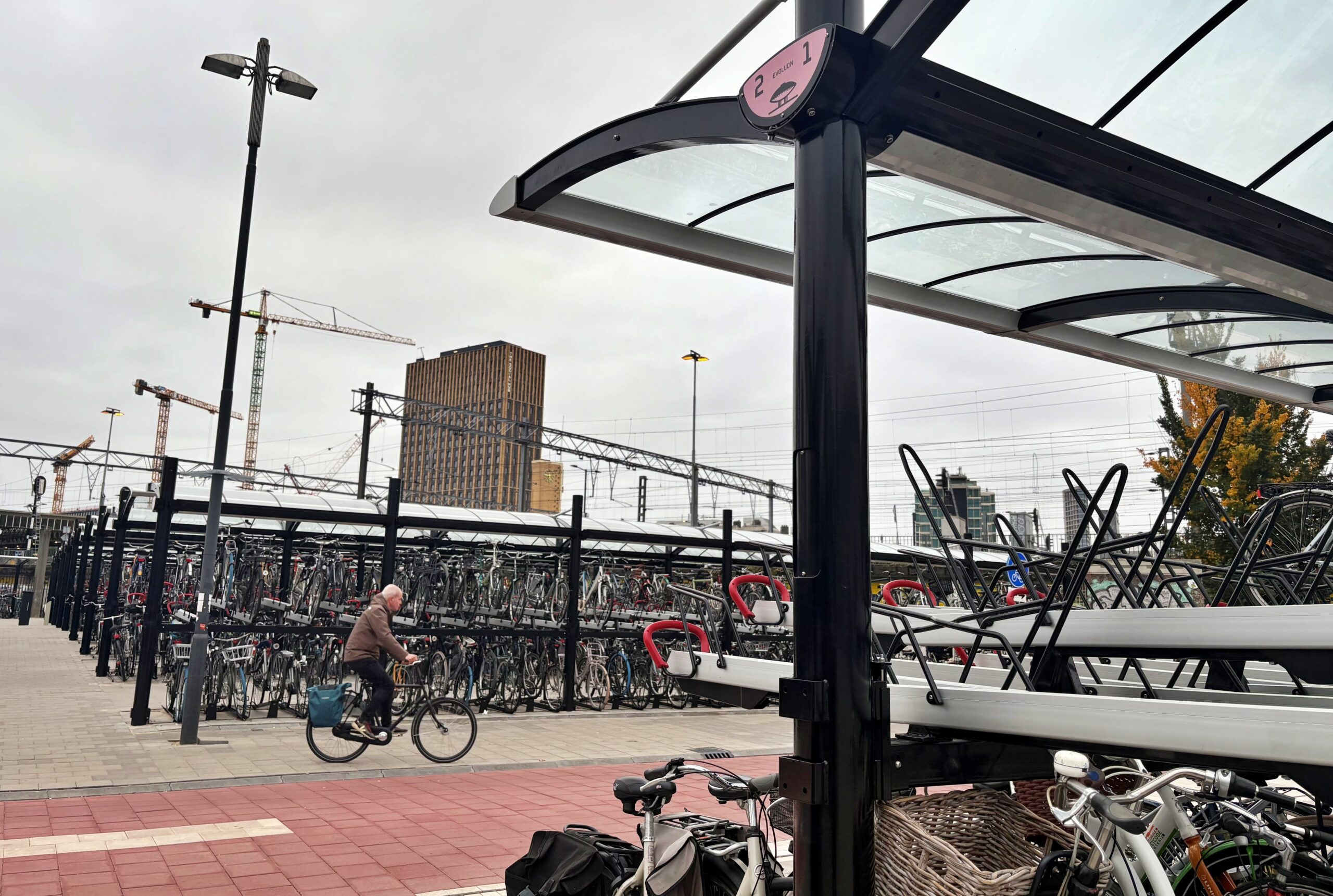 Net als in de Efteling: zo vind je je fiets terug bij het station