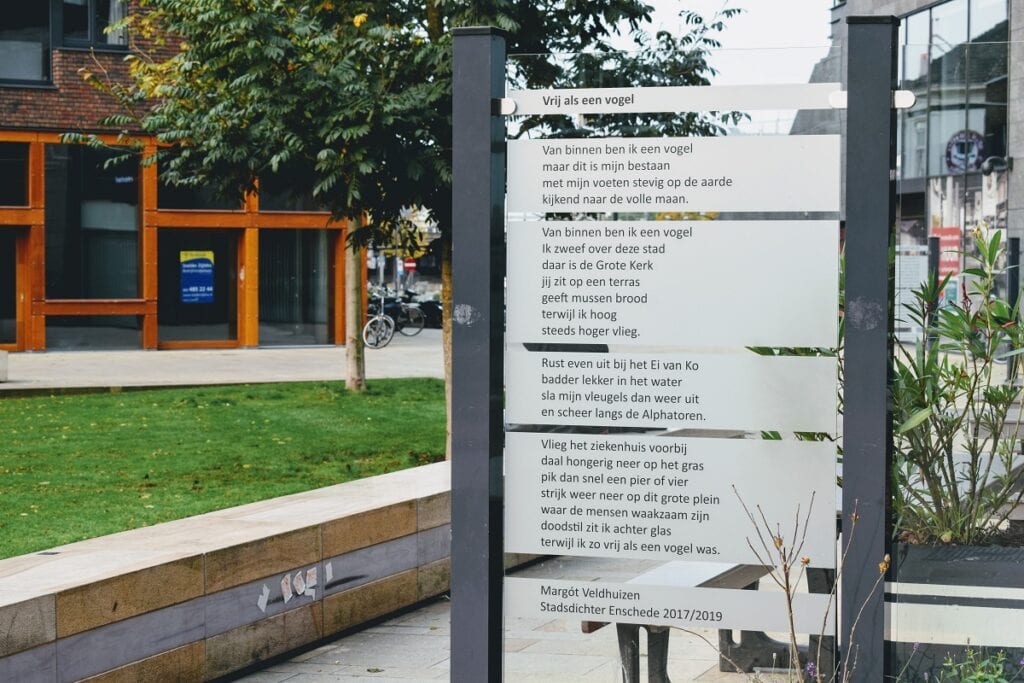 Rauwe straatpoëzie: 5 x spreuken en gedichten op de muren van onze ...