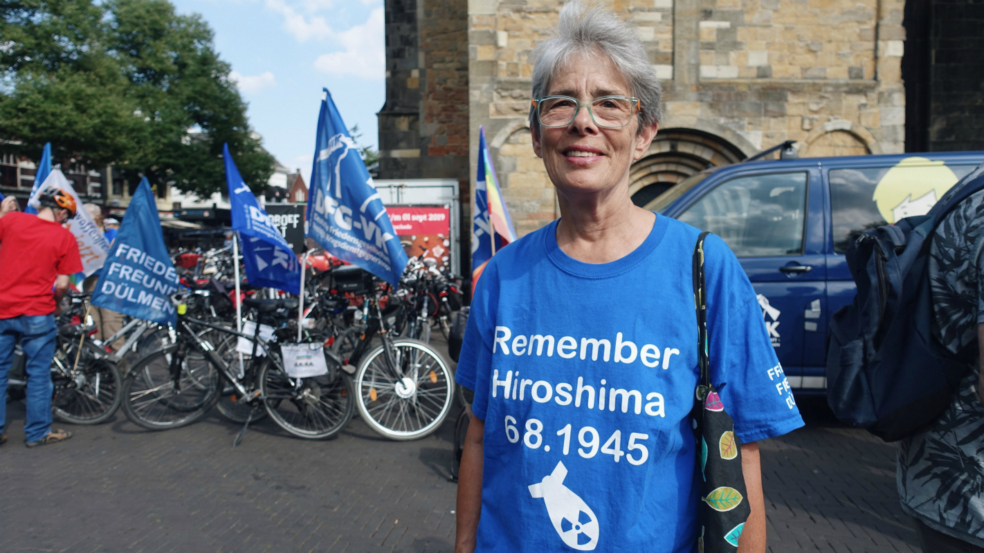 Dit is waarom er gisteren 'dode' mensen op de Oude Markt lagen ...