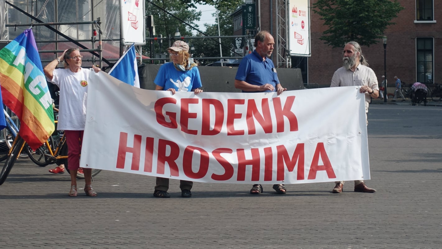 Dit is waarom er gisteren 'dode' mensen op de Oude Markt lagen ...