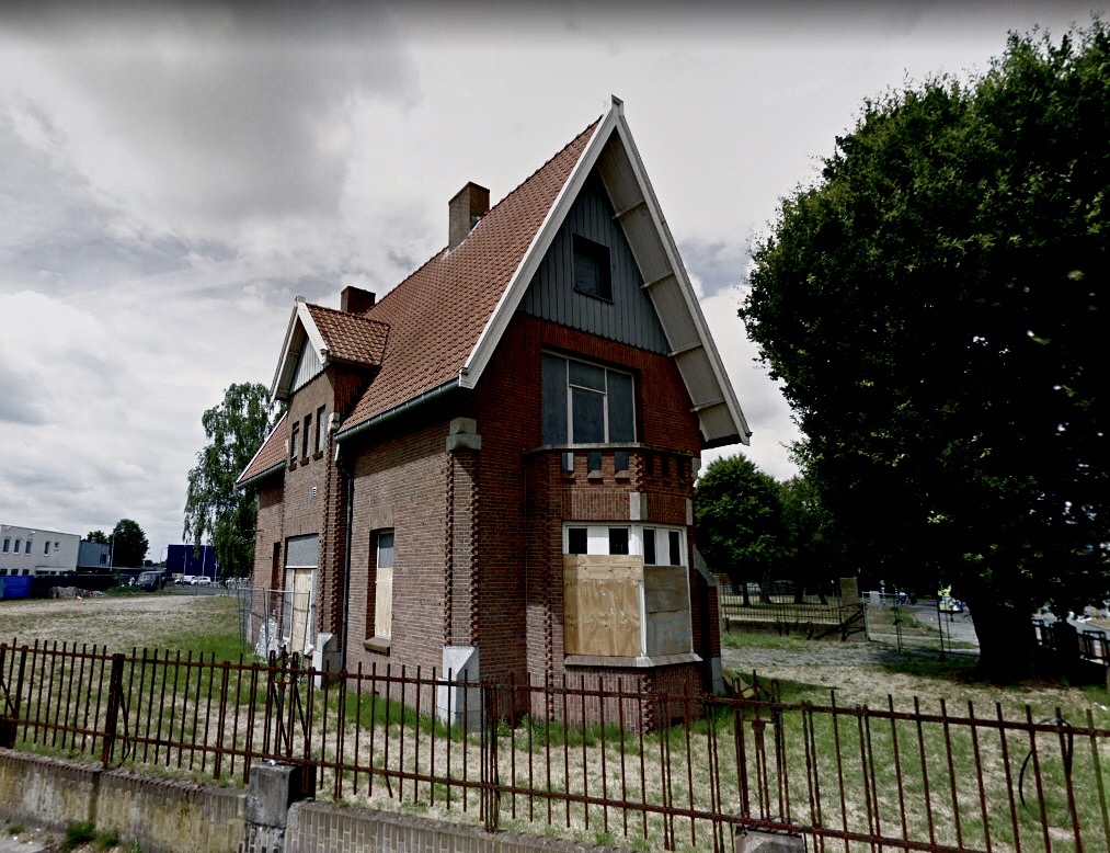 Ieh! Deze Enschedese gebouwen hadden best een spookhuis kunnen zijn ...