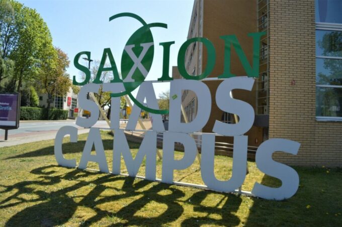Aha! Zo komt hogeschool Saxion aan zijn naam