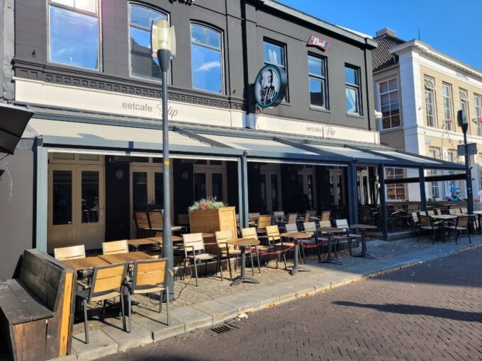 Hè? Deze horecazaak zit opeens niet meer aan de Oude Markt