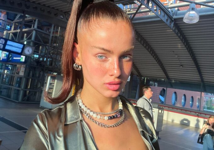 Enschedese Lando maakt diepe indruk op jury in Holland's Next Top Model