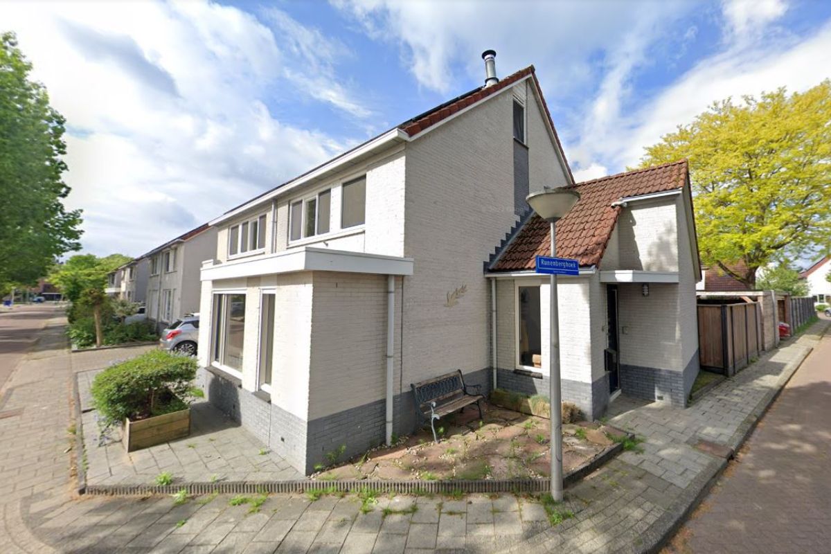 Huis te koop: 11 x woningen in Enschede met een vrijstaande garage