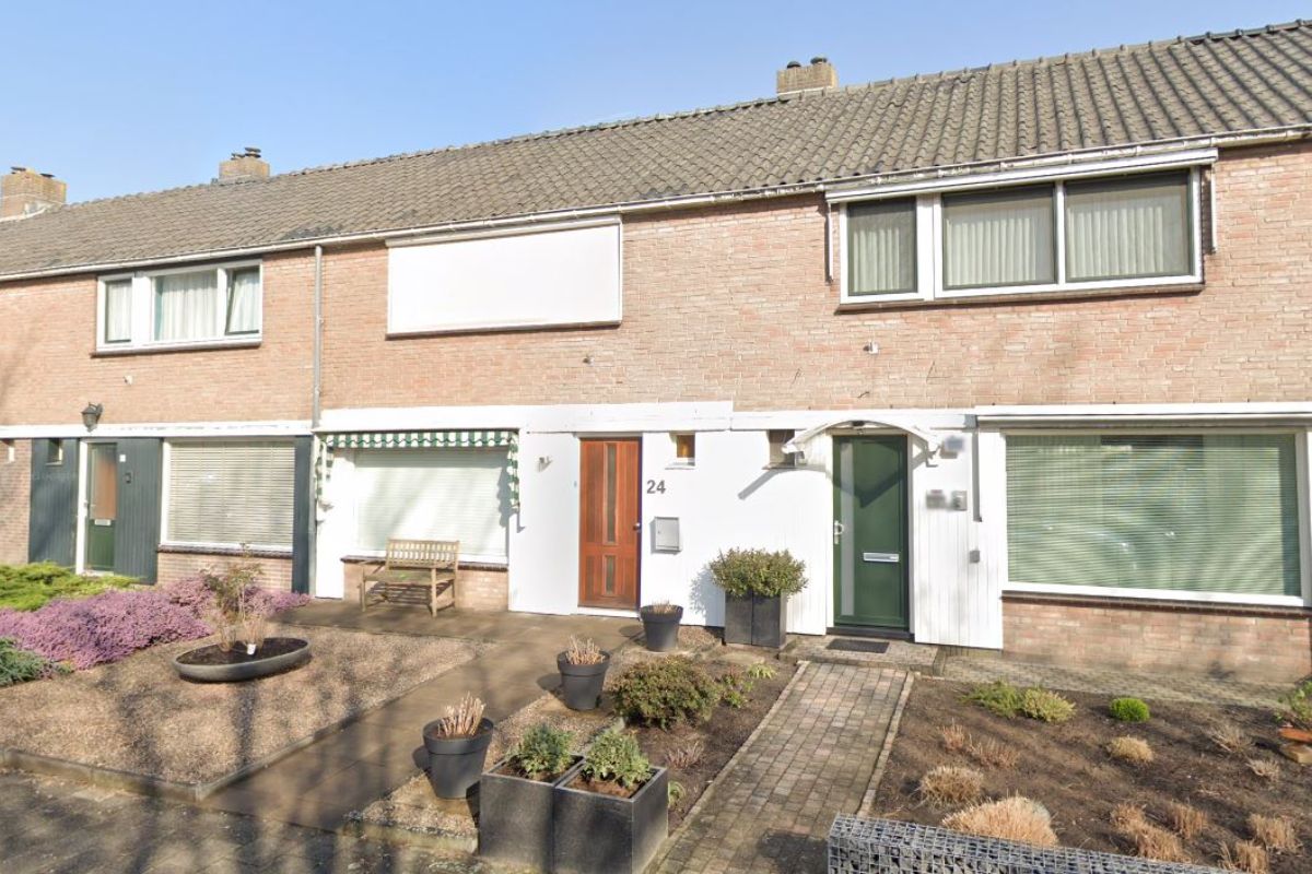 Op een rij: 11 x deze rijtjeshuizen in Enschede staan nu te koop