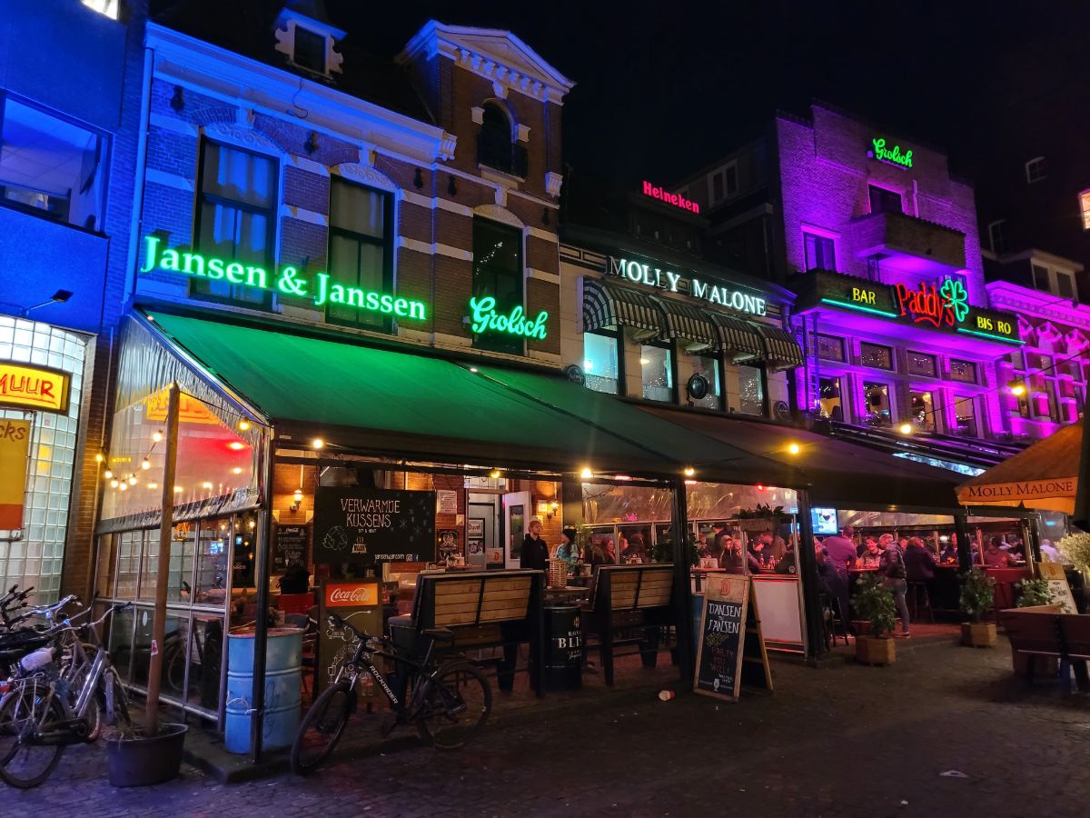 Café op de Oude Markt sluit na 40 jaar (en er komt een danscafé voor terug)