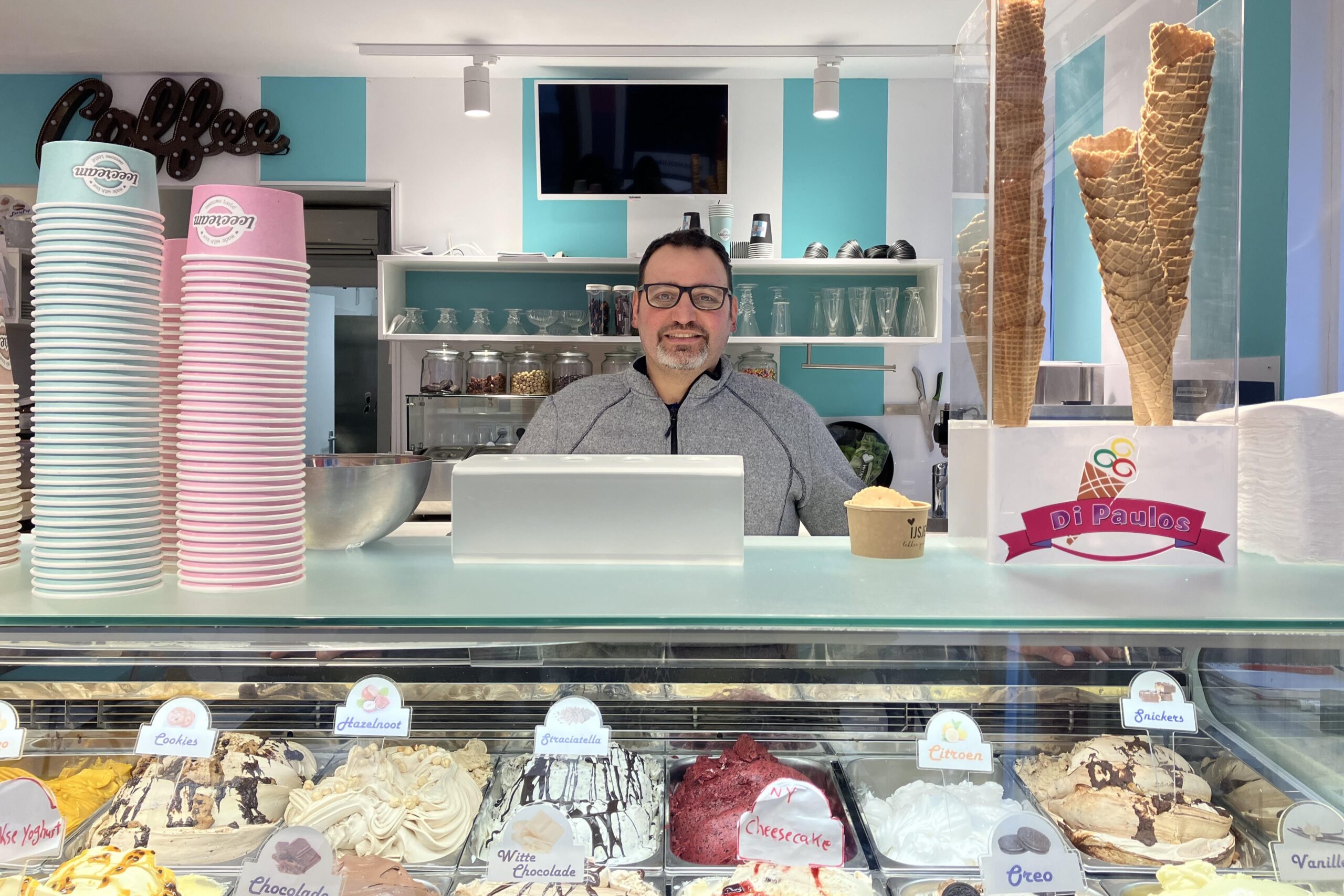 Ibrahim opent ijssalon Di Paulos in Enschede: 'Ook cheesecake, crêpes ...