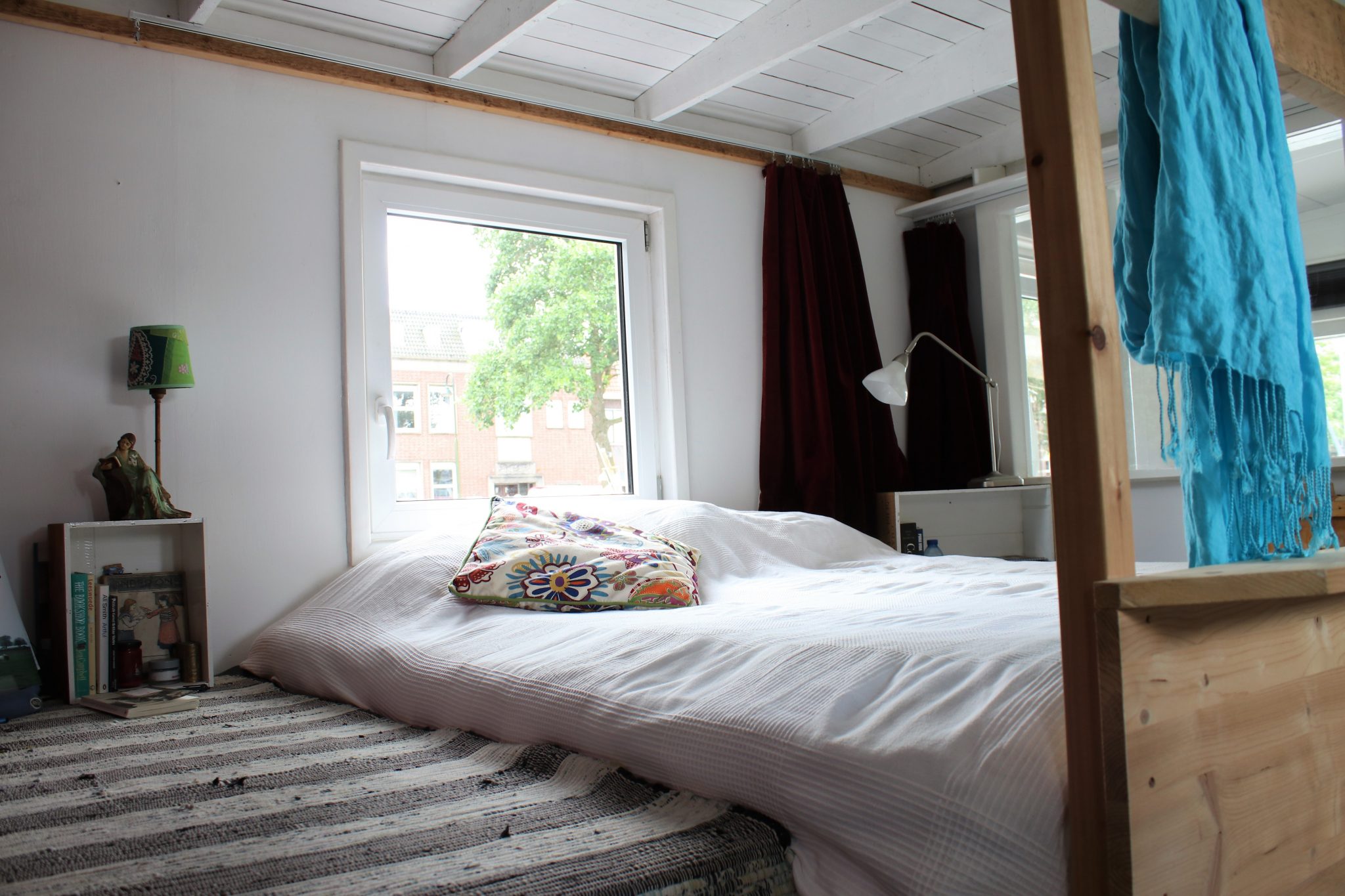 Binnenkijken bij Elma: 'We wonen echt óp het water' - indebuurt Gouda