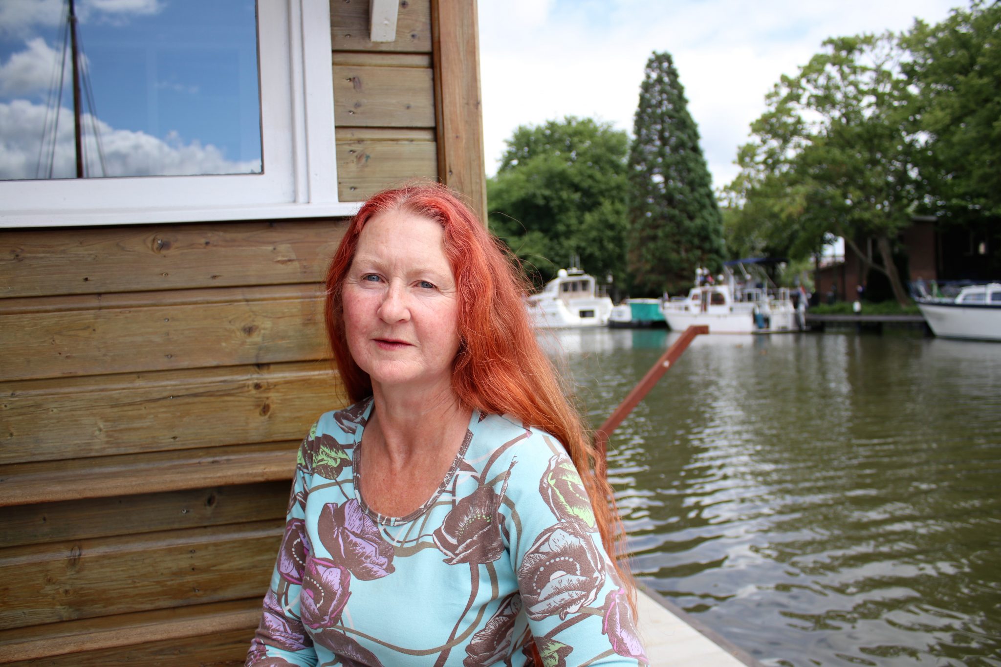 Binnenkijken bij Elma: 'We wonen echt óp het water' - indebuurt Gouda