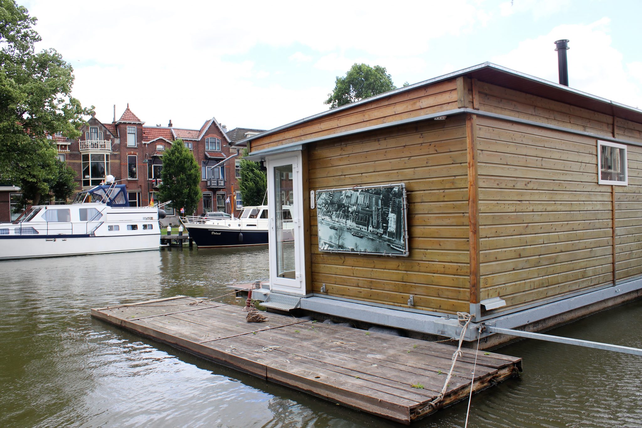 Binnenkijken bij Elma: 'We wonen echt óp het water' - indebuurt Gouda