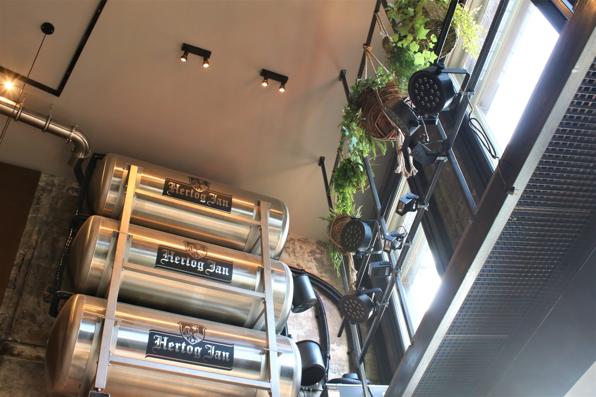 Het nieuwe café BarBier is open en zo ziet het eruit - indebuurt Gouda