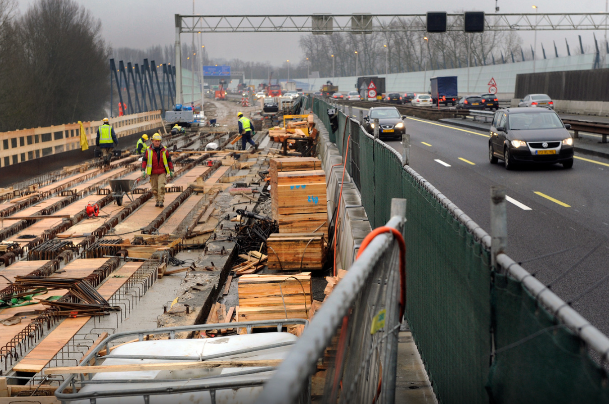 Einde fileleed? Er komt mogelijk een extra rijstrook op de A12 tussen ...