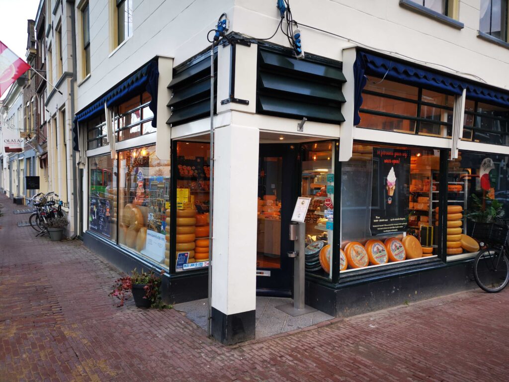 IJssalon David's Gelato is tijdelijk veranderd in een kaaswinkel ...