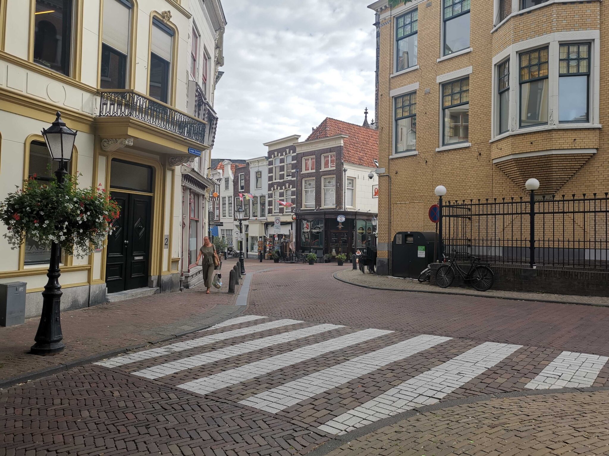 Gaaf! Met deze bijzondere palen in de stad reis je terug in de tijd ...