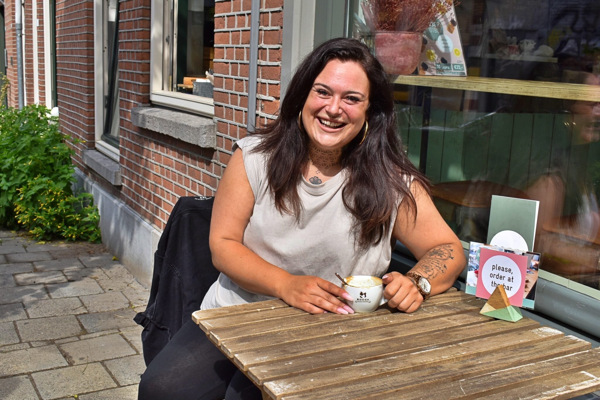 Goudse Sharon drijft op TikTok de spot met typische Rotterdammers en ...