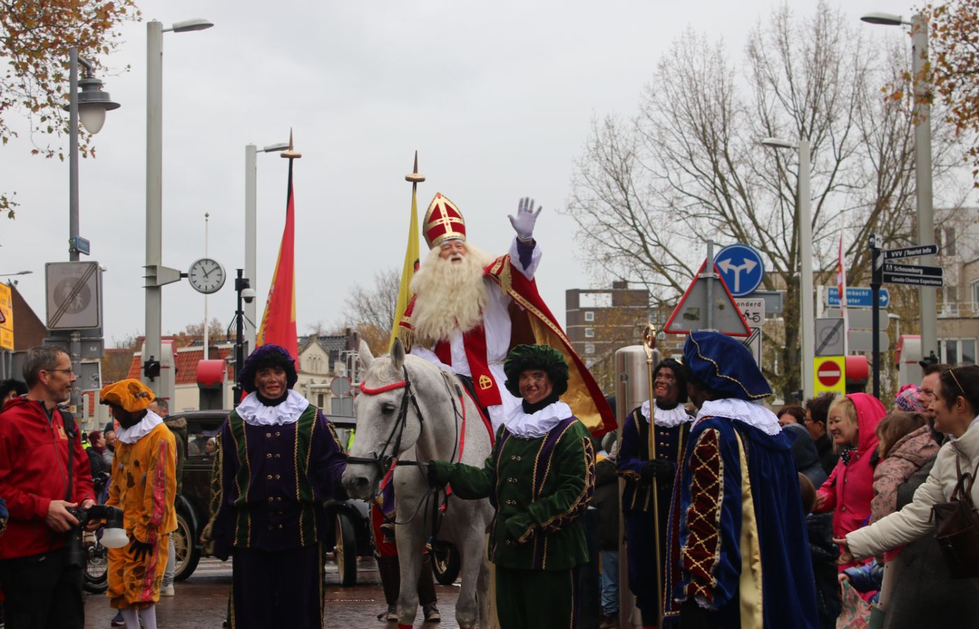 Foto’s! Zo zag de intocht van Sinterklaas in Gouda eruit - indebuurt Gouda