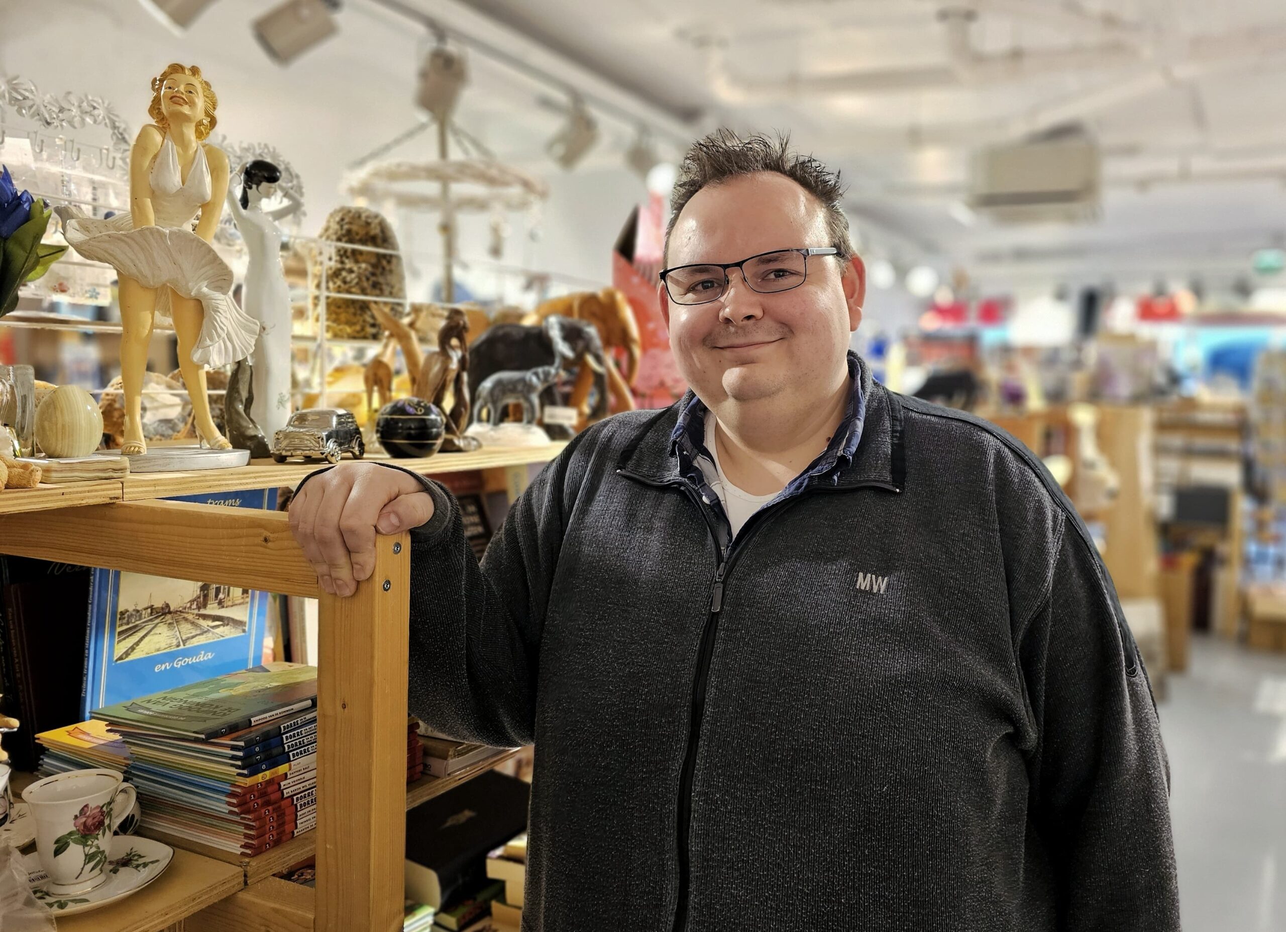 In de winkel van Danny is echt van alles te koop: 'Mensen komen hier ...