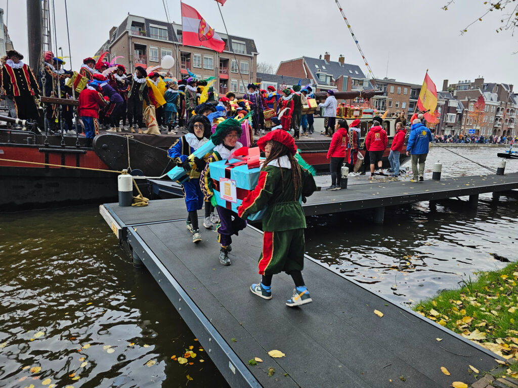 Sinterklaas is weer in Gouda: bekijk hier alle gezellige foto's van de intocht - indebuurt Gouda