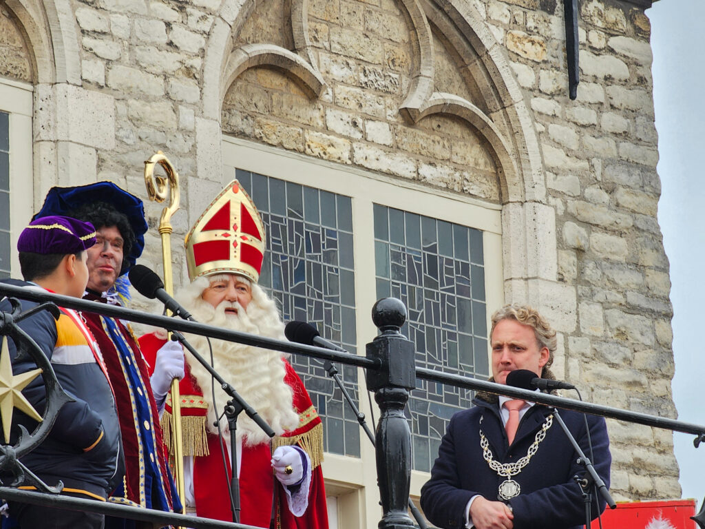 Sinterklaas is weer in Gouda: bekijk hier alle gezellige foto's van de intocht - indebuurt Gouda