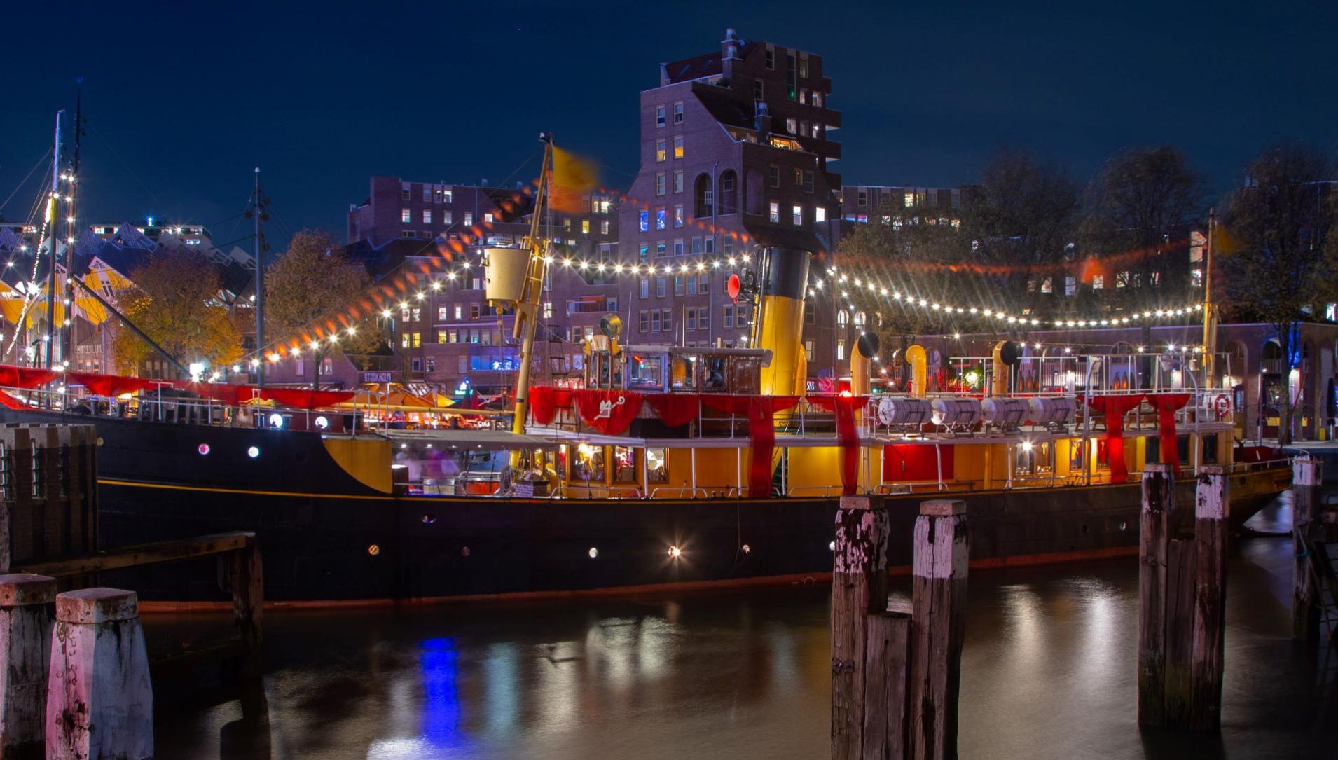 Binnenkijken in de stoomboot van Sinterklaas? Binnenkort meert hij in ...