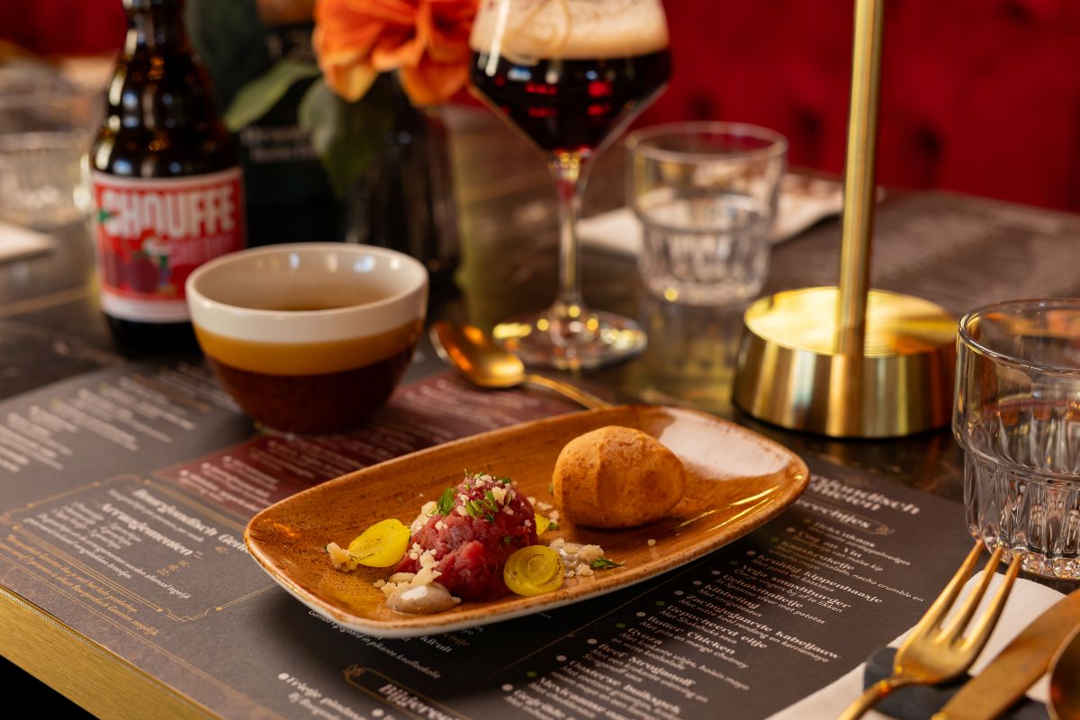 Quinten is de nieuwe eigenaar van Zusje Gouda: 'Het voelt hier echt als ...