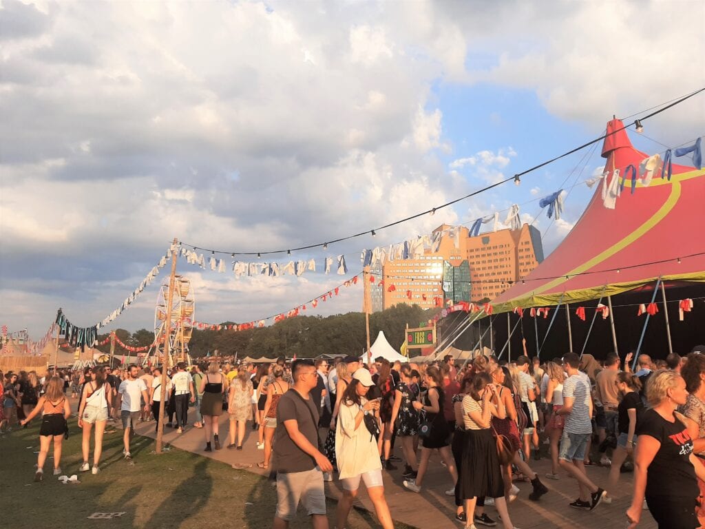 Dé perfecte afsluiter van je festivalzomer: alle info over Hullabaloo ...